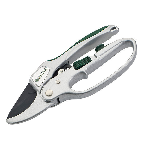 Bulldog BD31303 Ratchet Pruning Secateurs / Shears, Soft Touch Grips ...